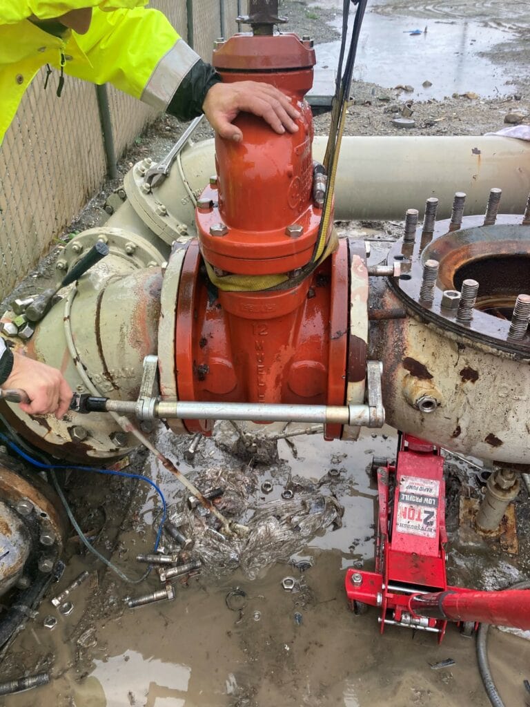 VALVE-OUT FLANGE SPREADER - SMP Tools